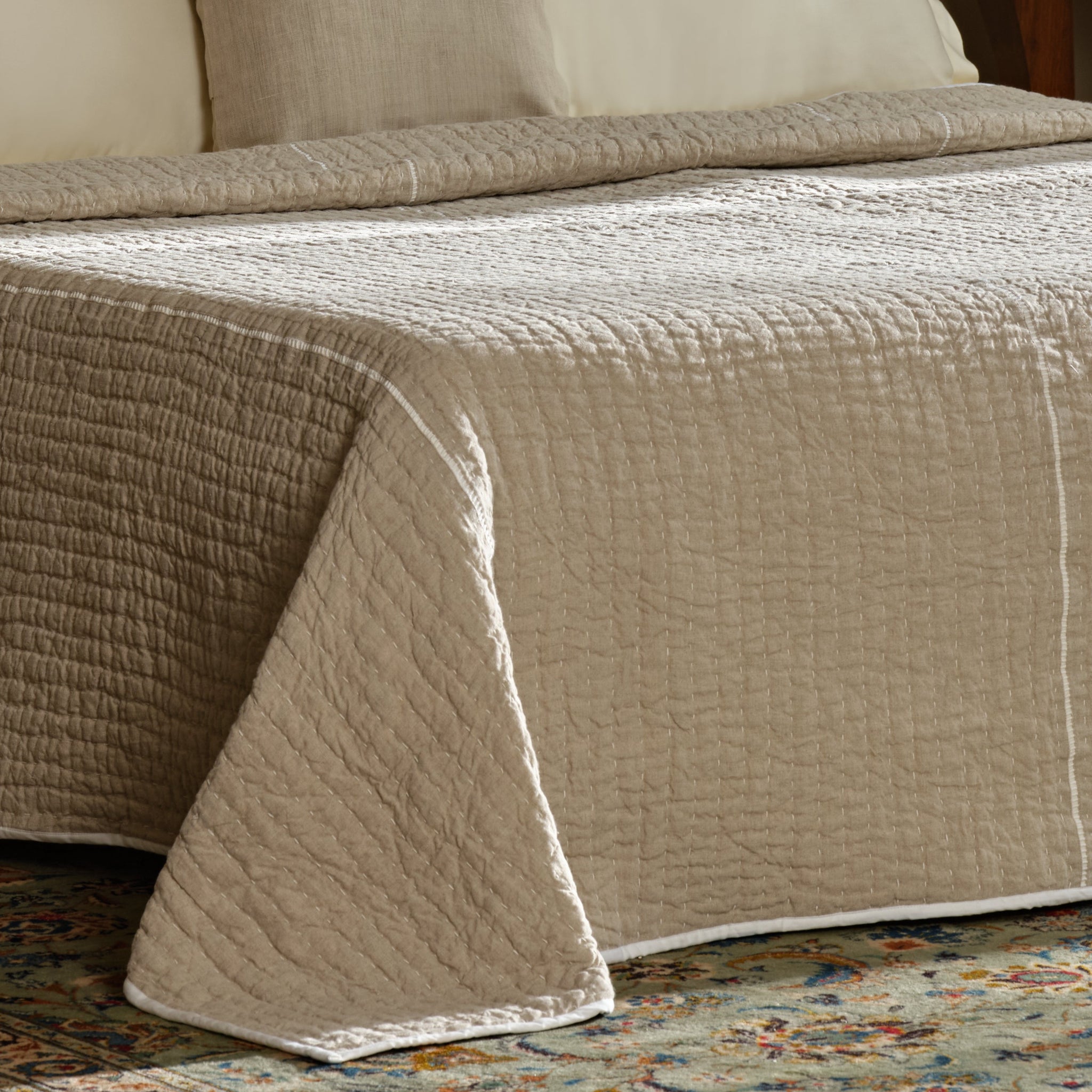 Lace Bed Spread – Lino